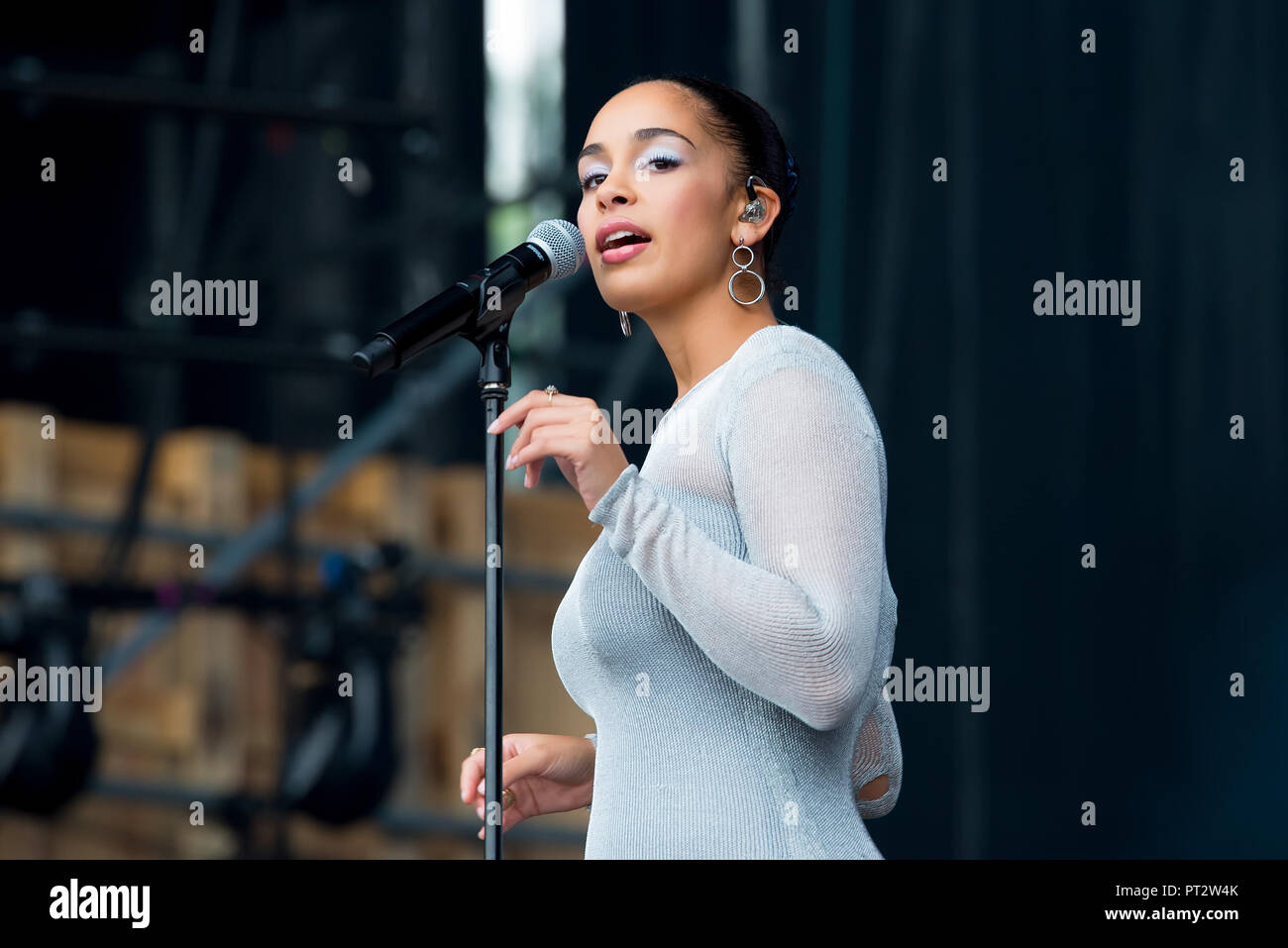 Jorja smith hi-res stock photography and images - Alamy