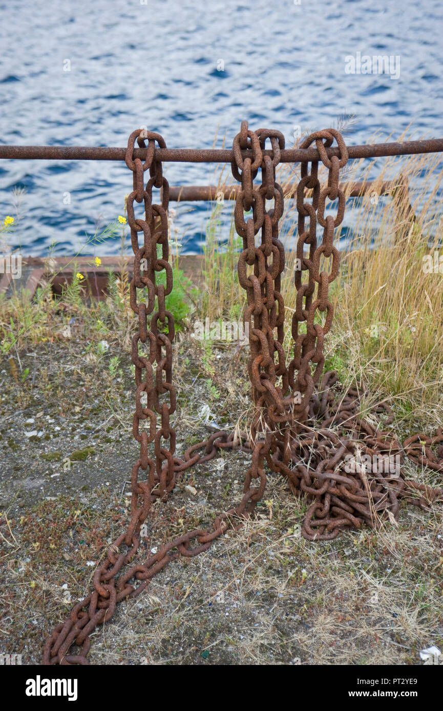 Chain at the marina Stock Photo - Alamy