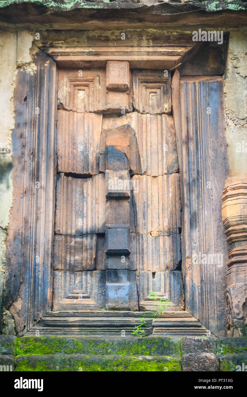 Beautiful sandstone craved on the lintel, doorway and windows of Lord ...