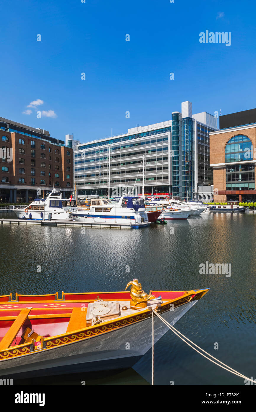 London dock wapping hi-res stock photography and images - Alamy