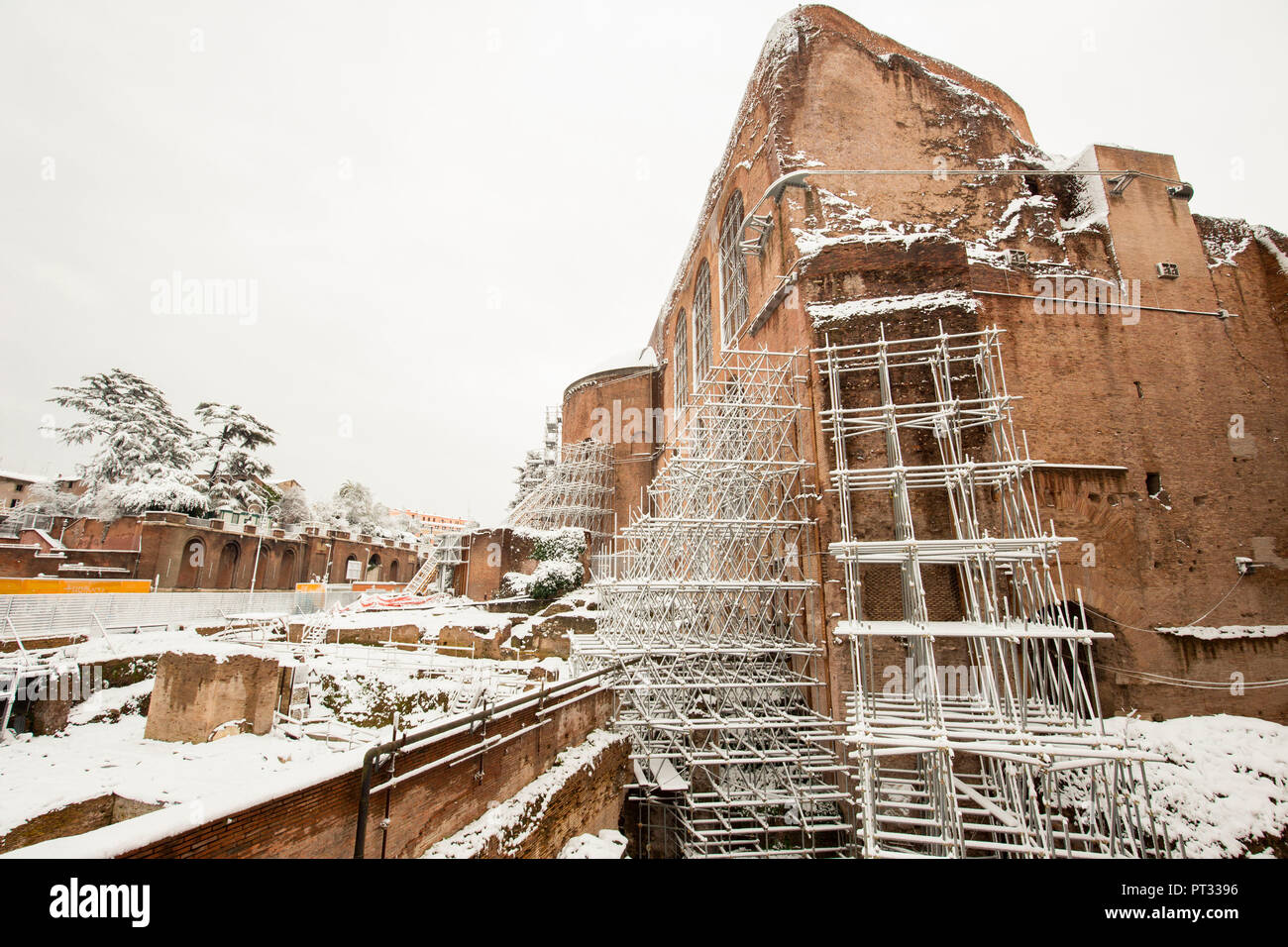 Rome with snow hi-res stock photography and images - Alamy