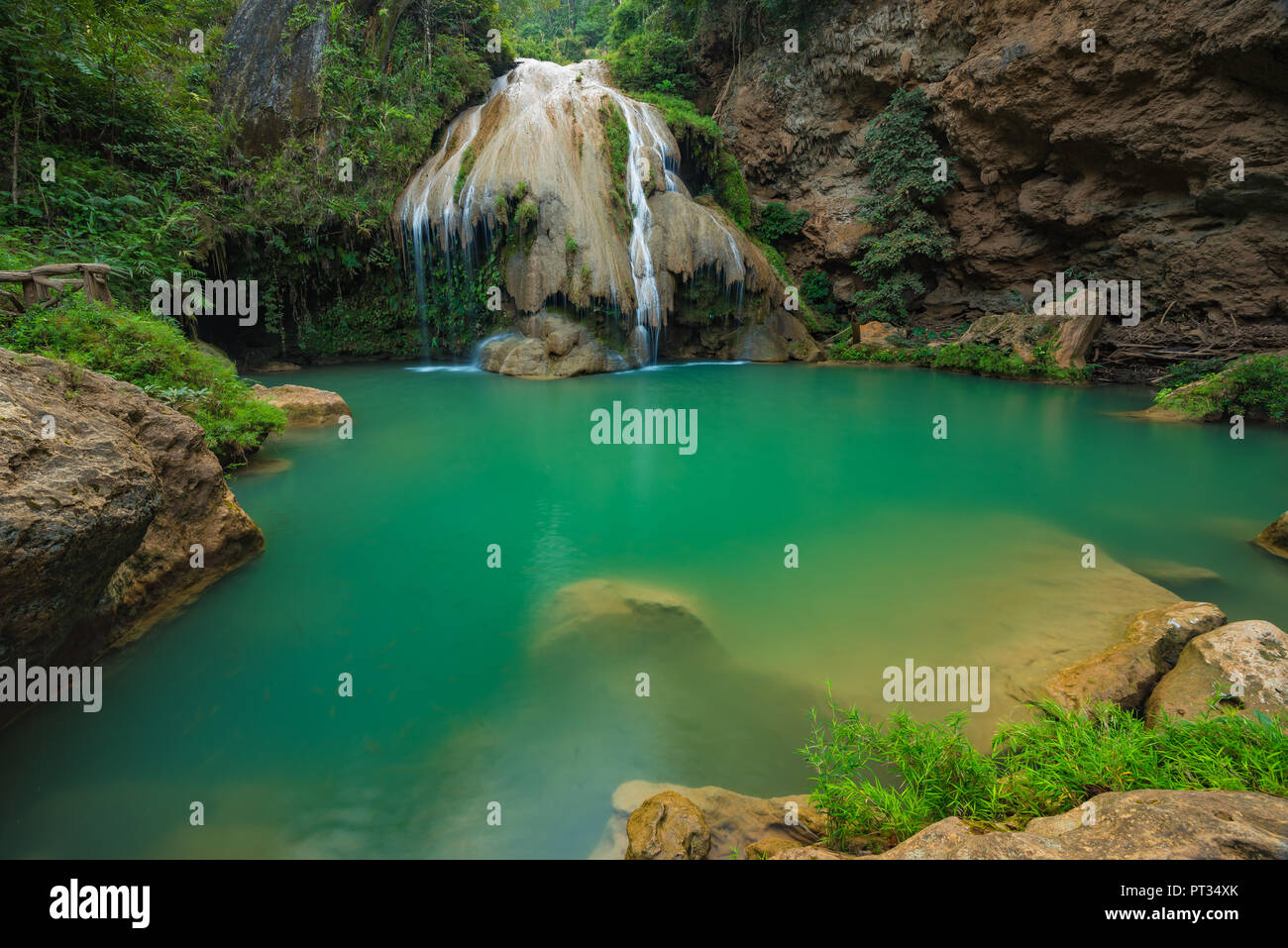Emerald color water hi-res stock photography and images - Alamy