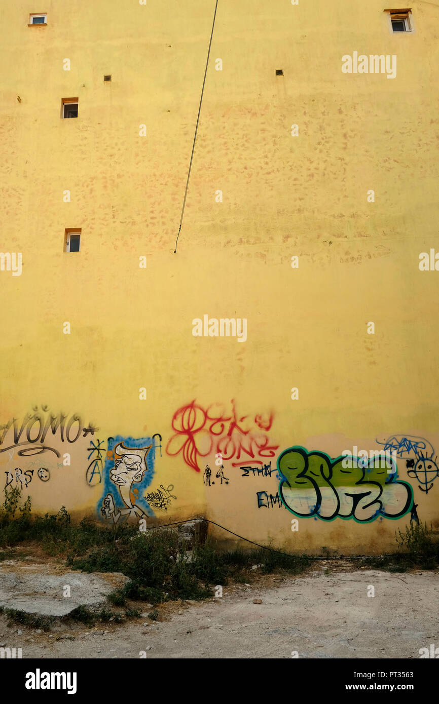 Graffiti facade hi-res stock photography and images - Alamy