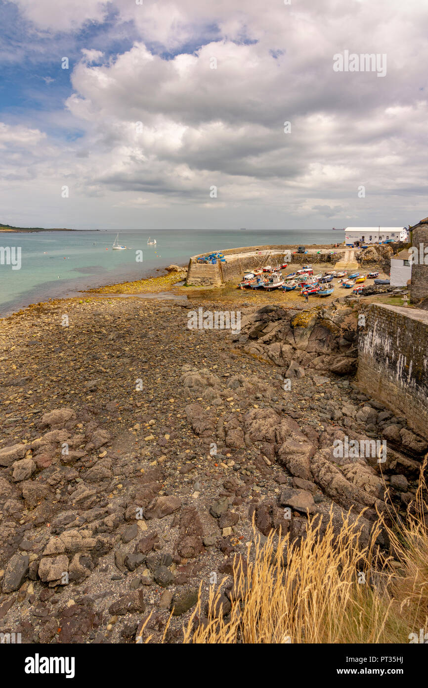 Coverack Coave & Harbour at low tide - Coverack, Lizard Peninsular ...