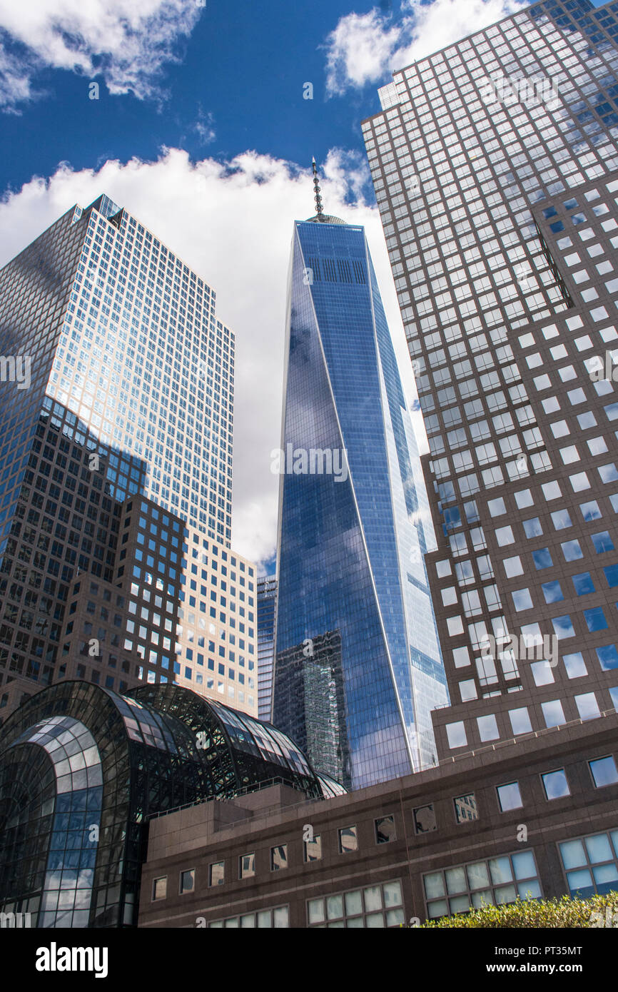 One world trade center of new york in the usa hi-res stock photography ...