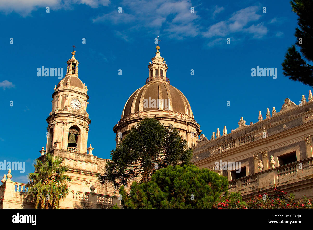 Sicily, Catania, old town, Cathedral Stock Photo - Alamy
