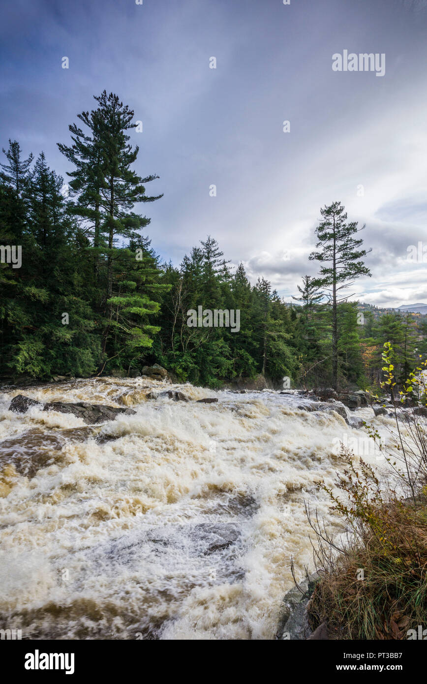 Jackson falls on the ellis river hi-res stock photography and images ...