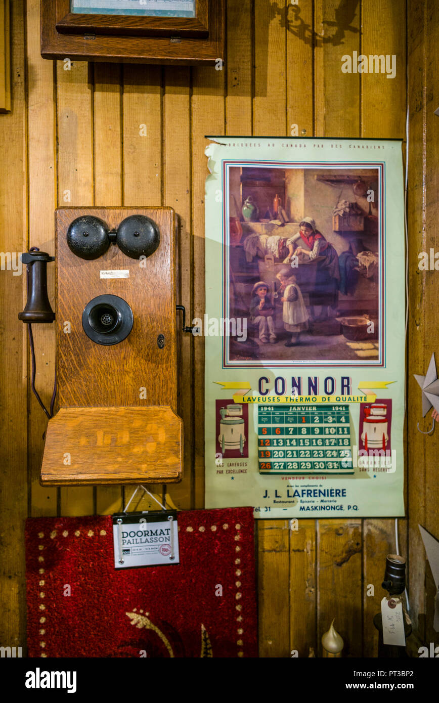 Telephone store hi-res stock photography and images - Alamy