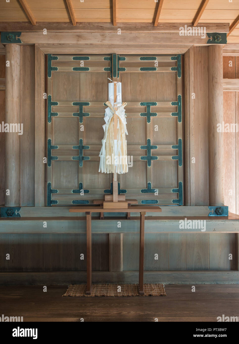 Shinto purification wand, sacred implement, at Konpira-san, Kotohira ...