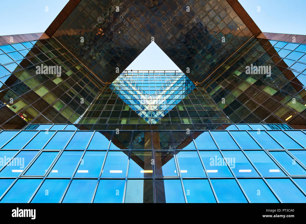 1 london bridge facade. London, England Stock Photo - Alamy