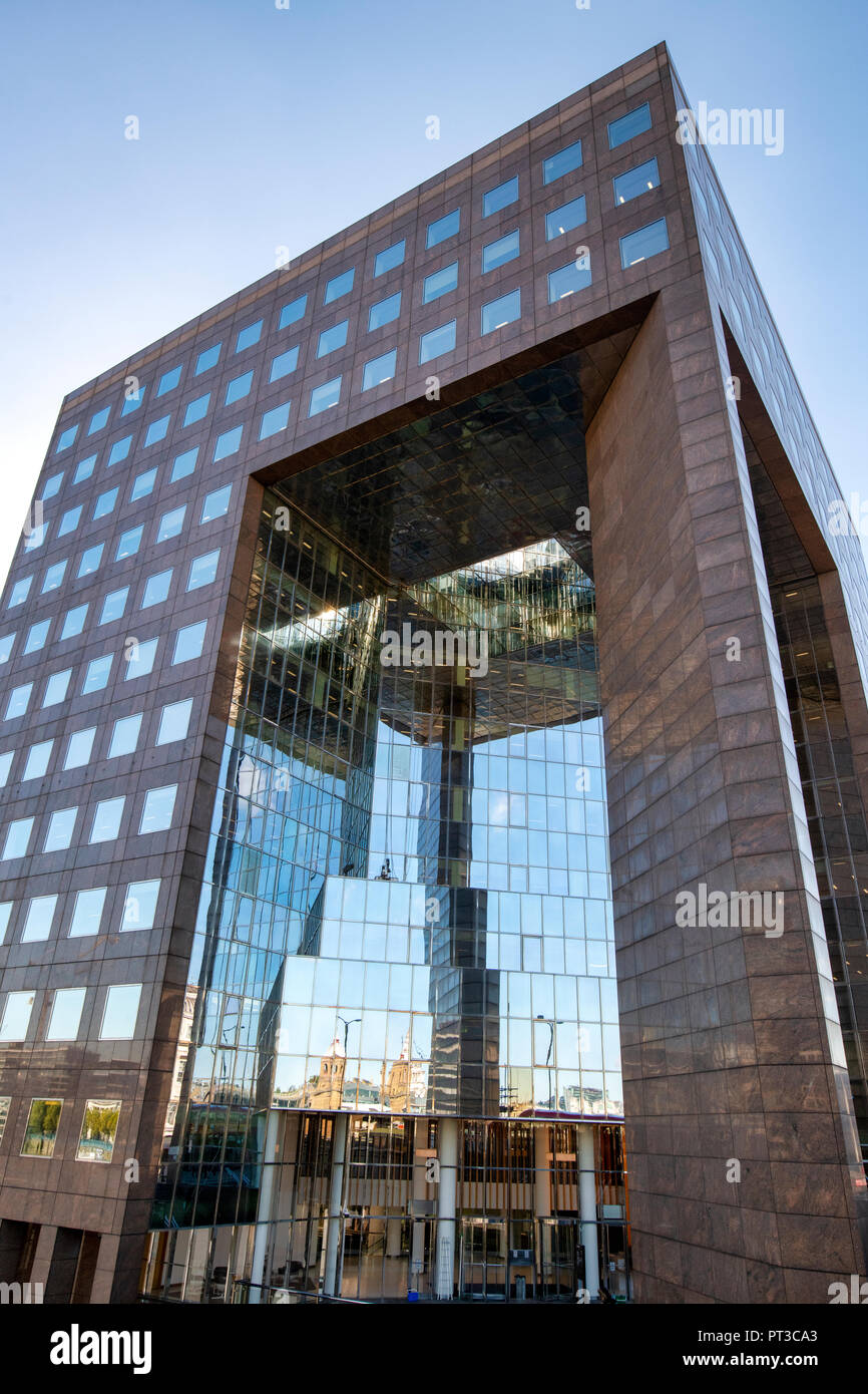 1 london bridge facade. London, England Stock Photo - Alamy
