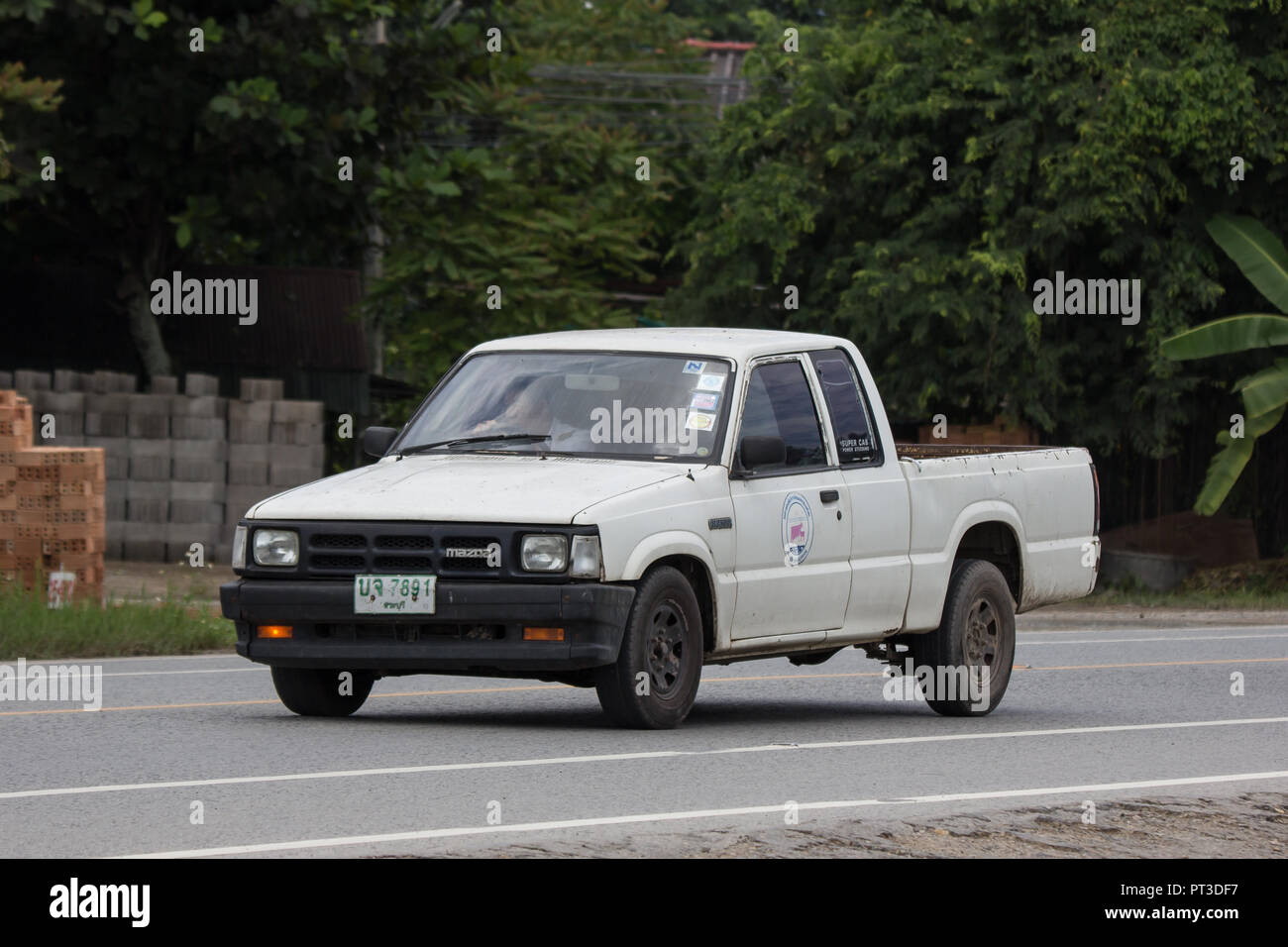 Old mazda truck hi-res stock photography and images - Alamy