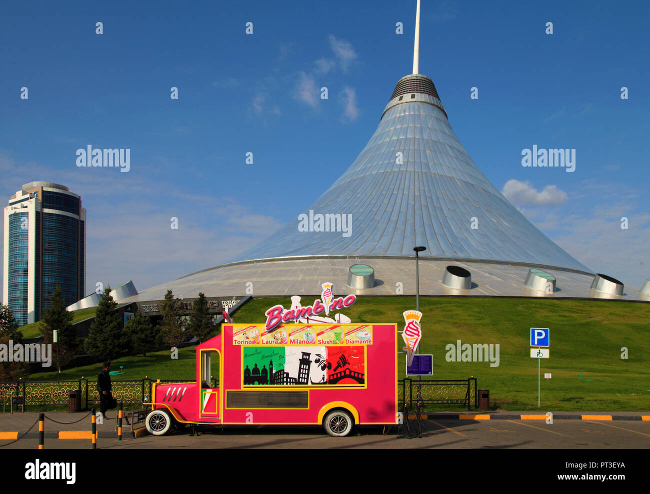 Kazakhstan, Astana, Khan Shatyr, shopping mall, Norman Foster ...