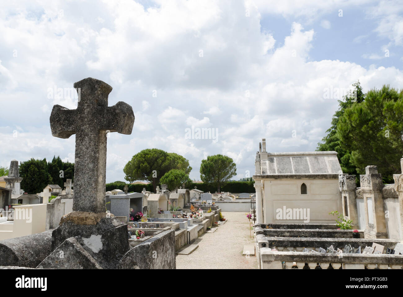French catholic grave hi-res stock photography and images - Alamy