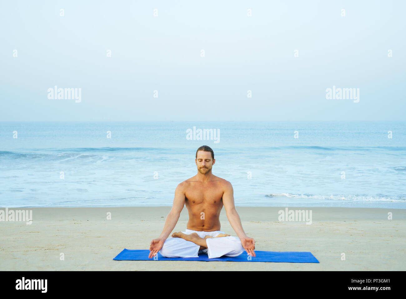 Lotus posture hi-res stock photography and images - Alamy