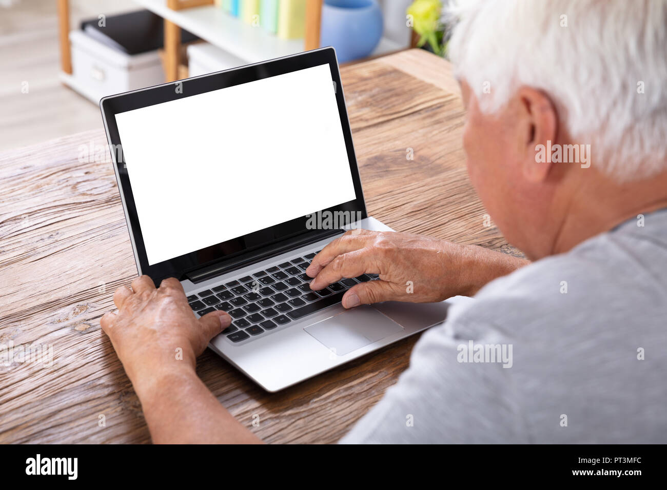 Old laptop hi-res stock photography and images - Alamy