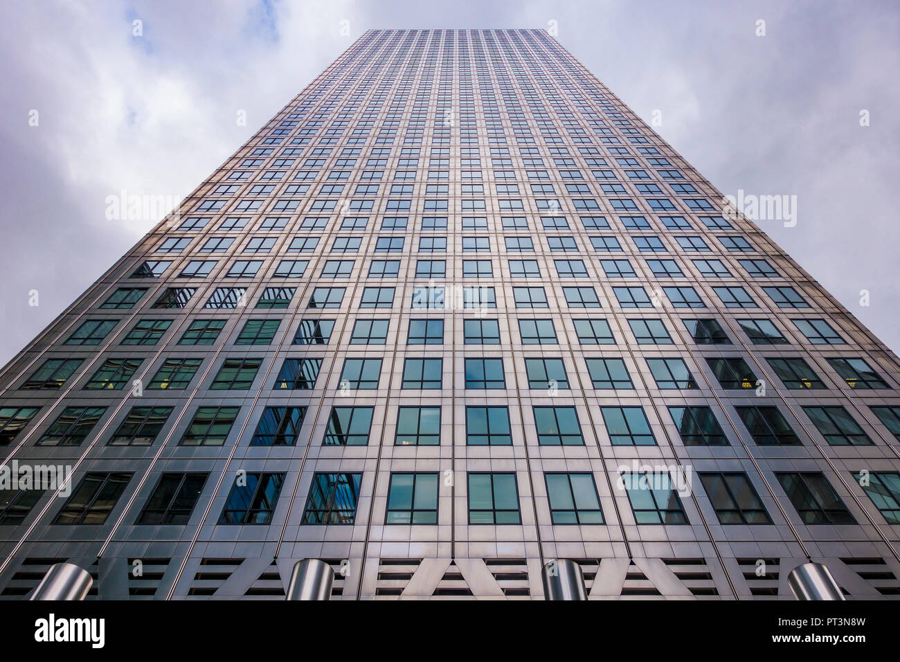 High rise office block hi-res stock photography and images - Alamy