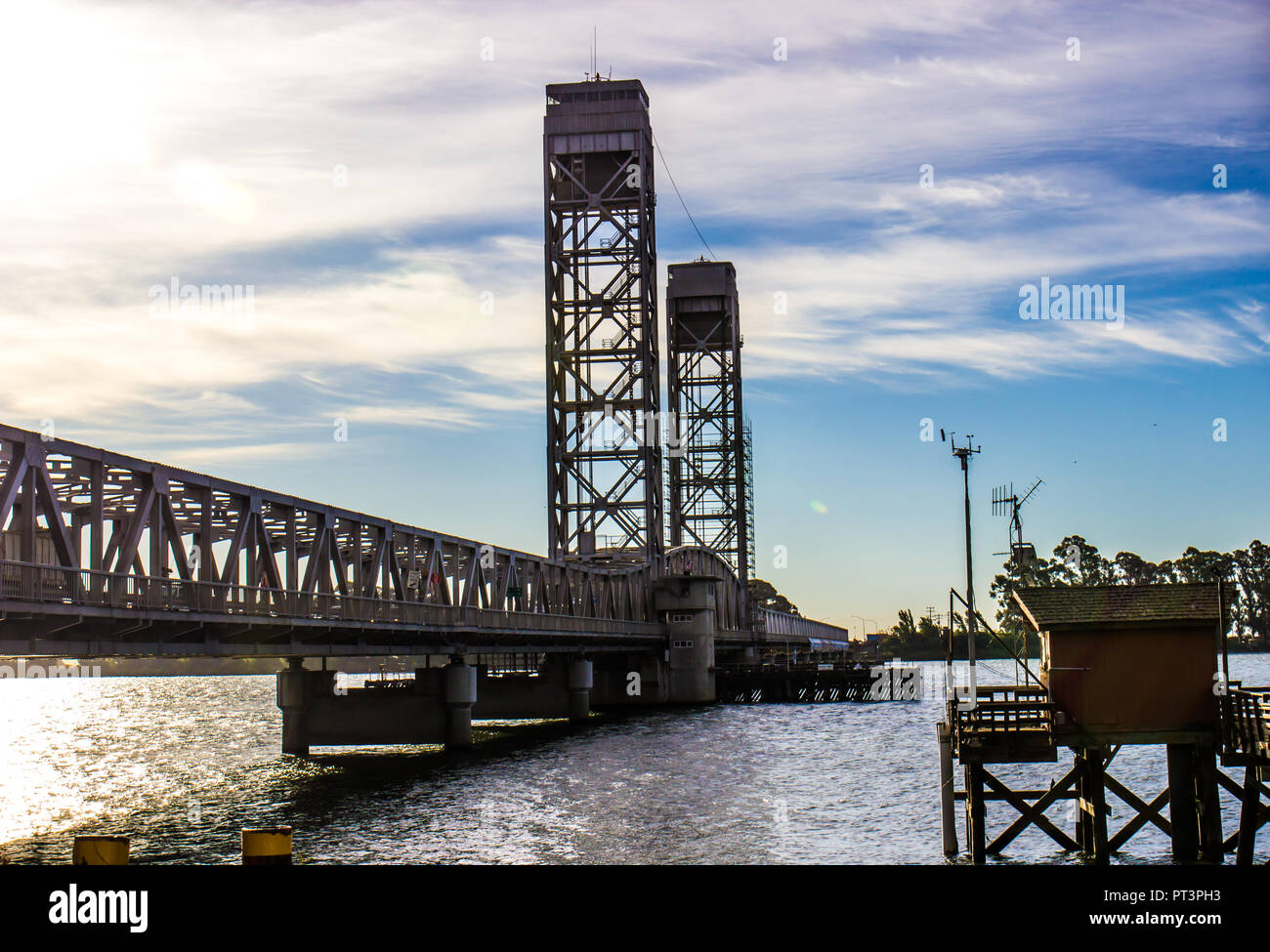 Raise tower bridge hi-res stock photography and images - Alamy