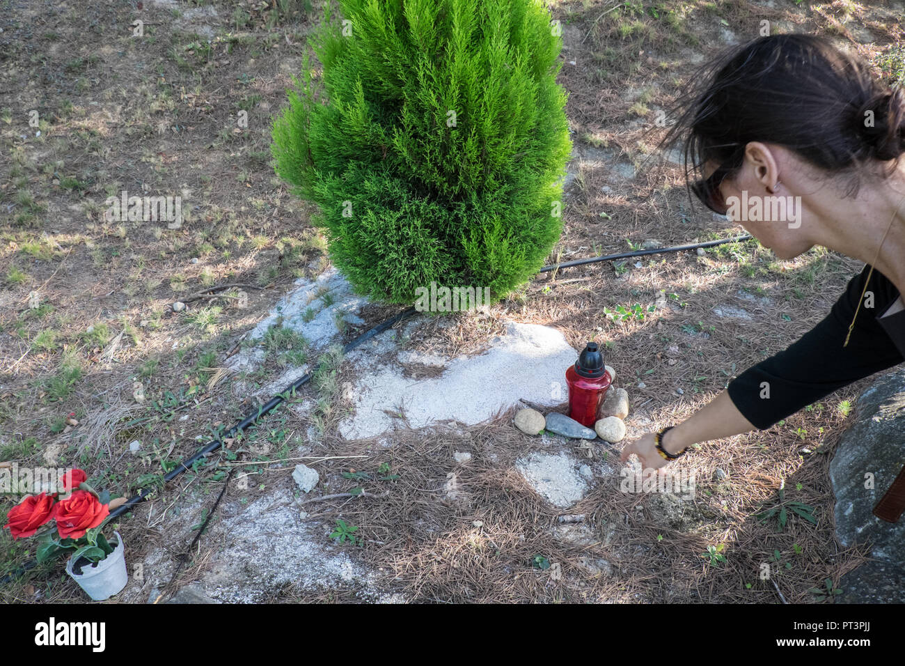 Cremation ashes hi-res stock photography and images - Alamy