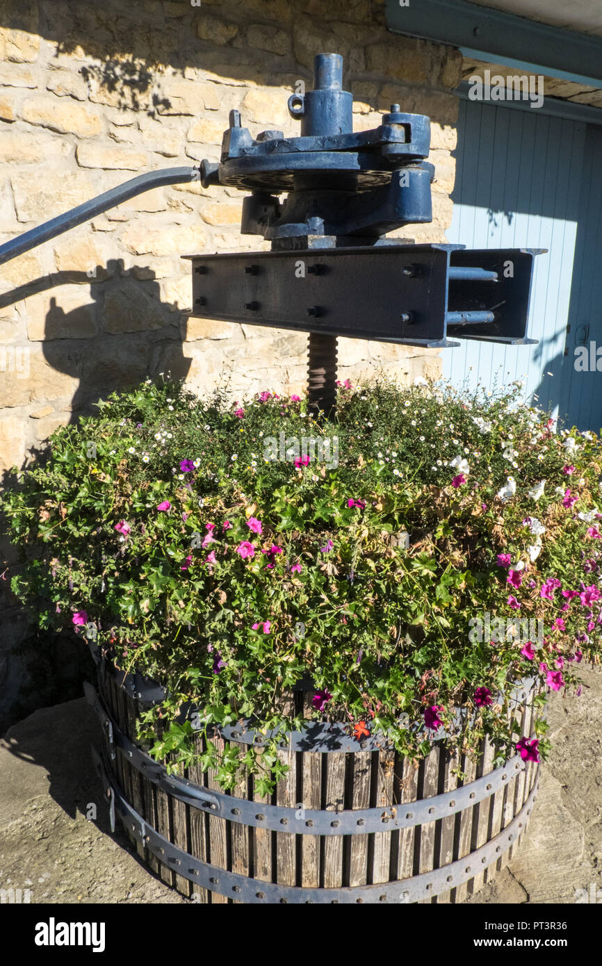 Aude wine press hi-res stock photography and images - Alamy