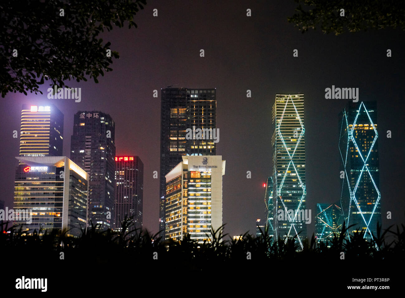 Light and skyscrapers hi-res stock photography and images - Alamy