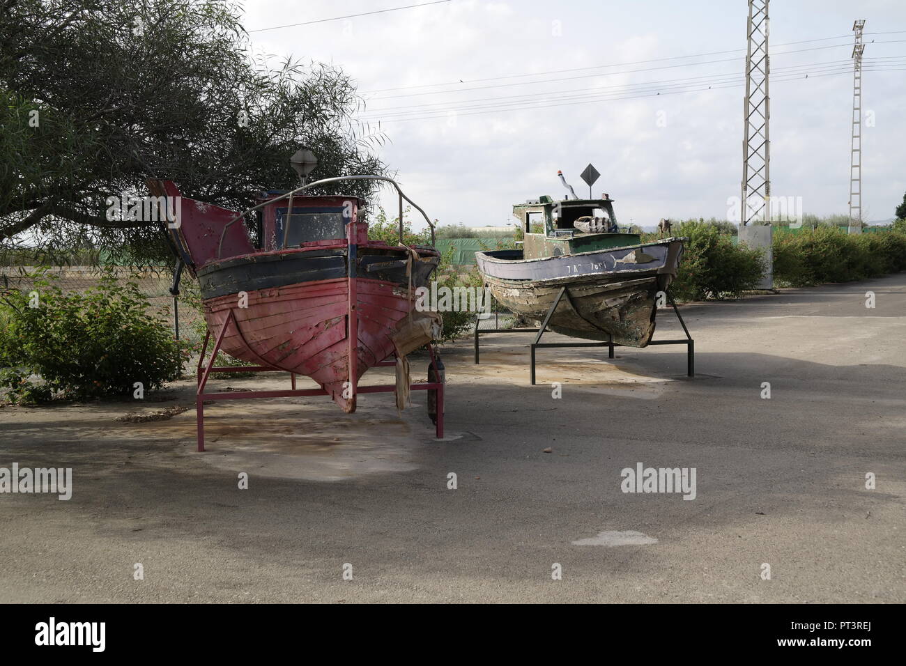 Left to rot hi-res stock photography and images - Alamy