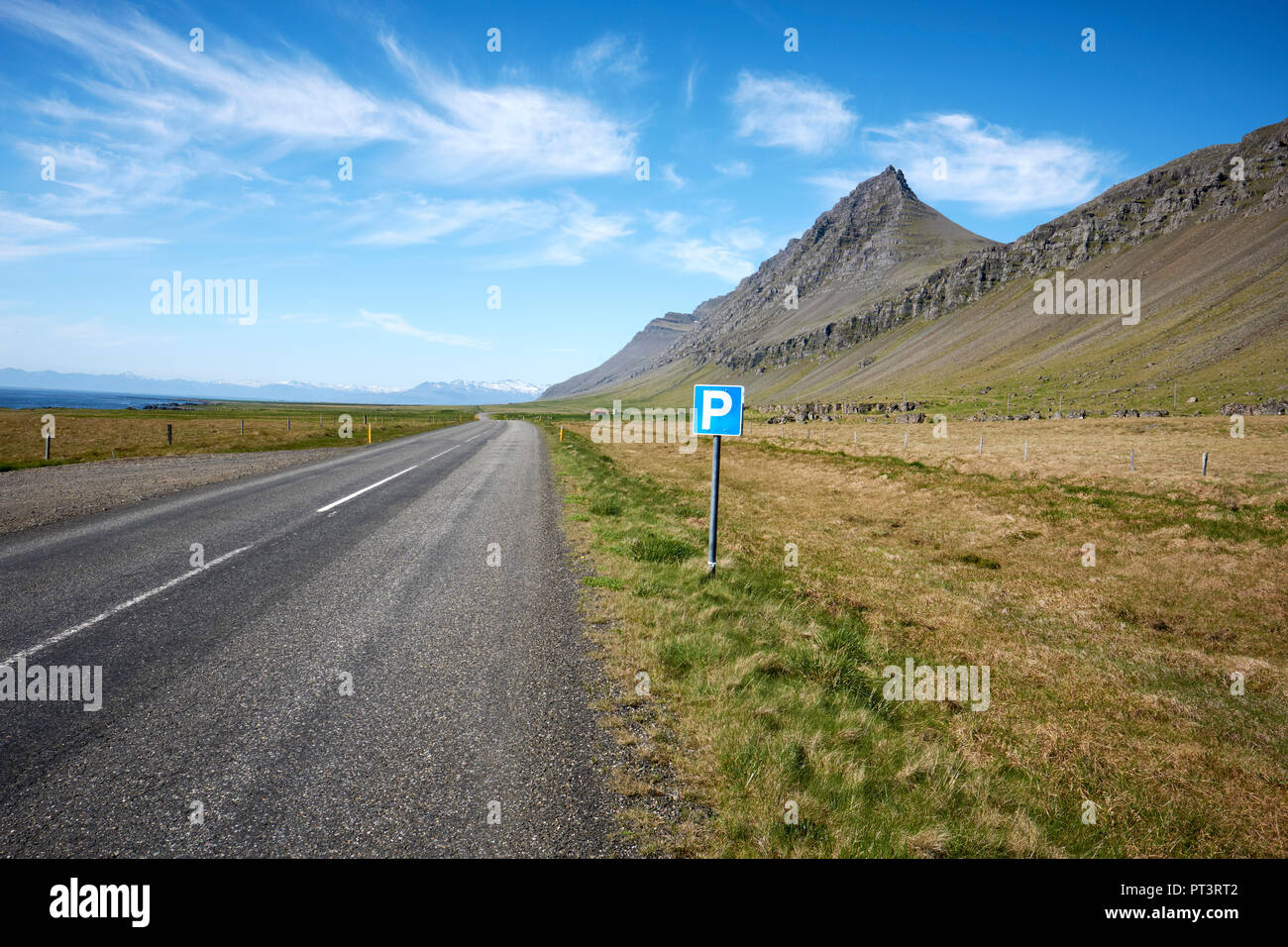 Empty road sign hi-res stock photography and images - Alamy
