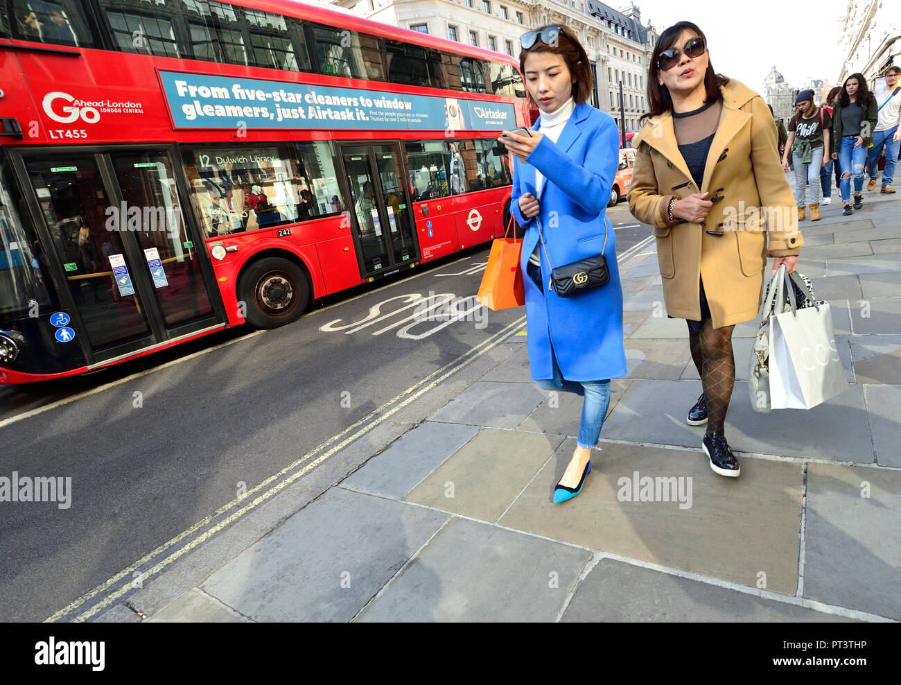 Japanese bus hi-res stock photography and images - Alamy