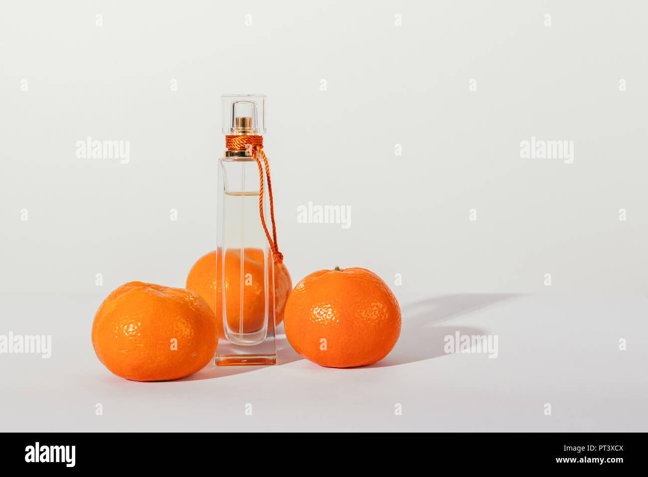Orange fruit perfume spray hi-res stock photography and images - Alamy