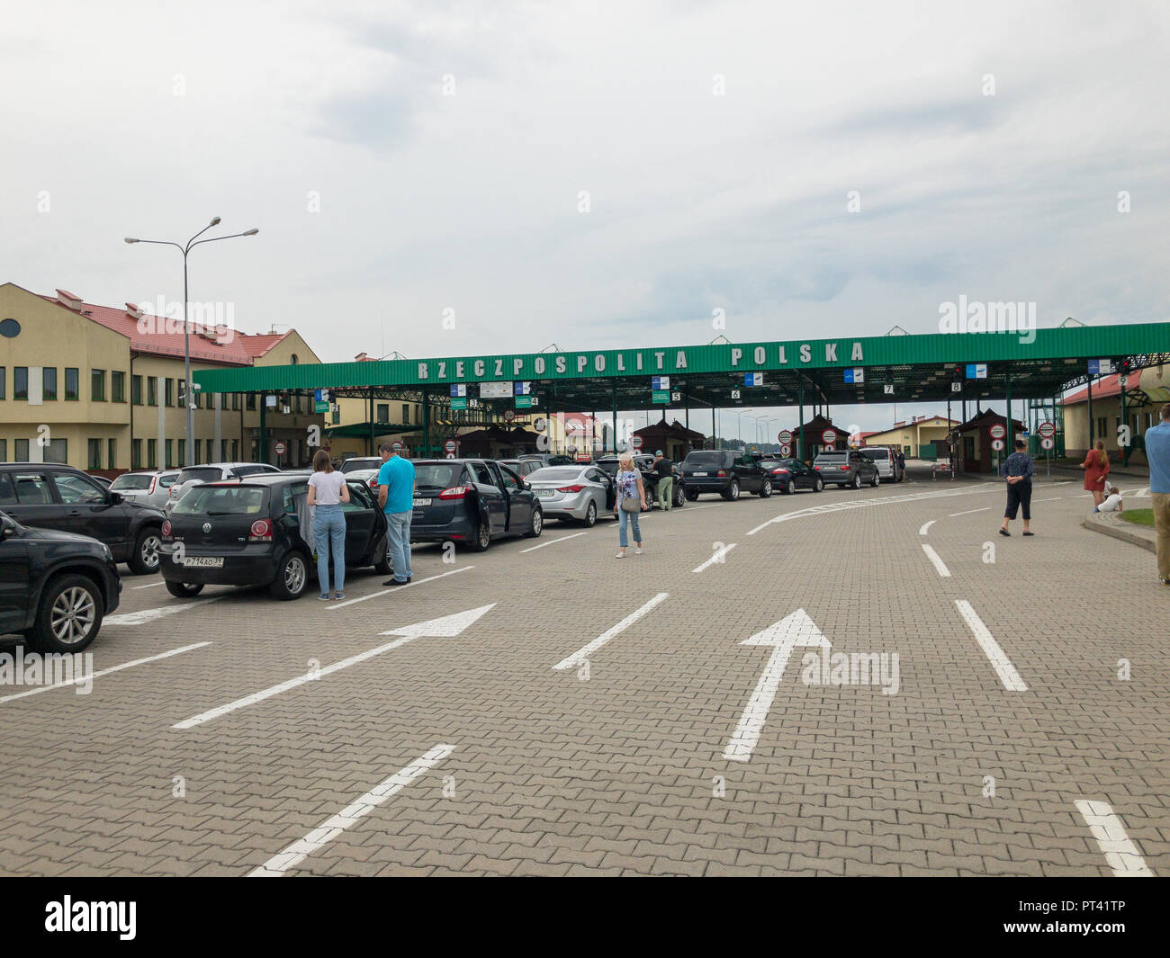 Russia border crossing checkpoint hi-res stock photography and images ...