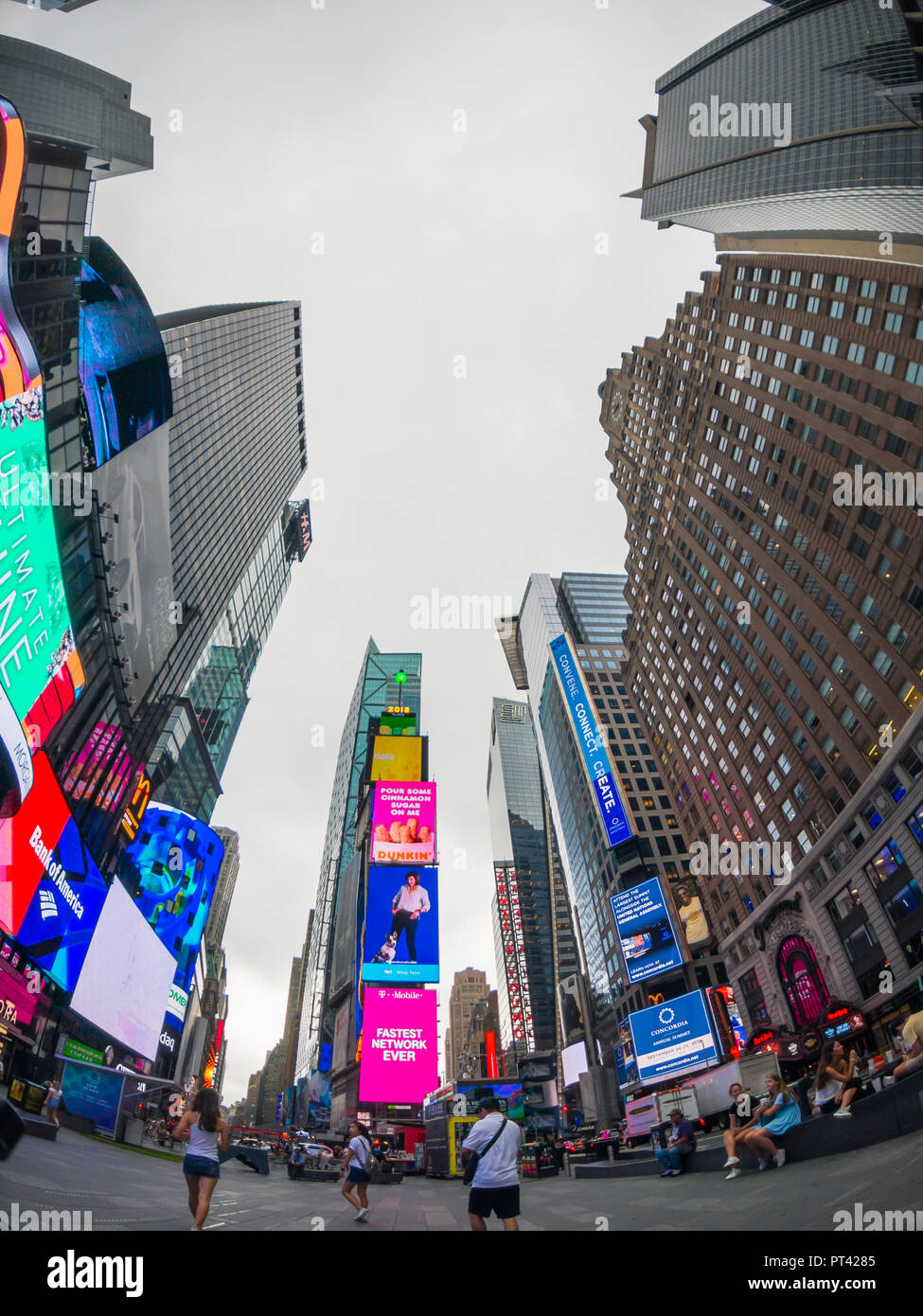 Times square day time hi-res stock photography and images - Alamy