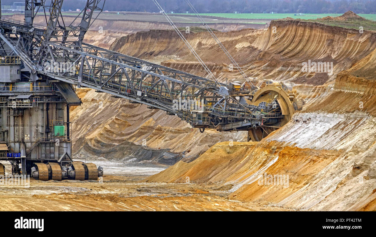 Dredging in the brown coal mine Garzweiler of the RWE near Grevenbroich ...