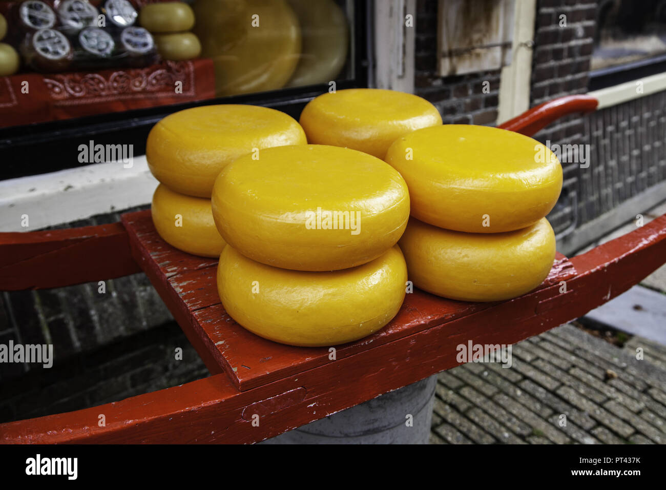 Artisan edam cheese, detail of Dutch cheese making Stock Photo - Alamy