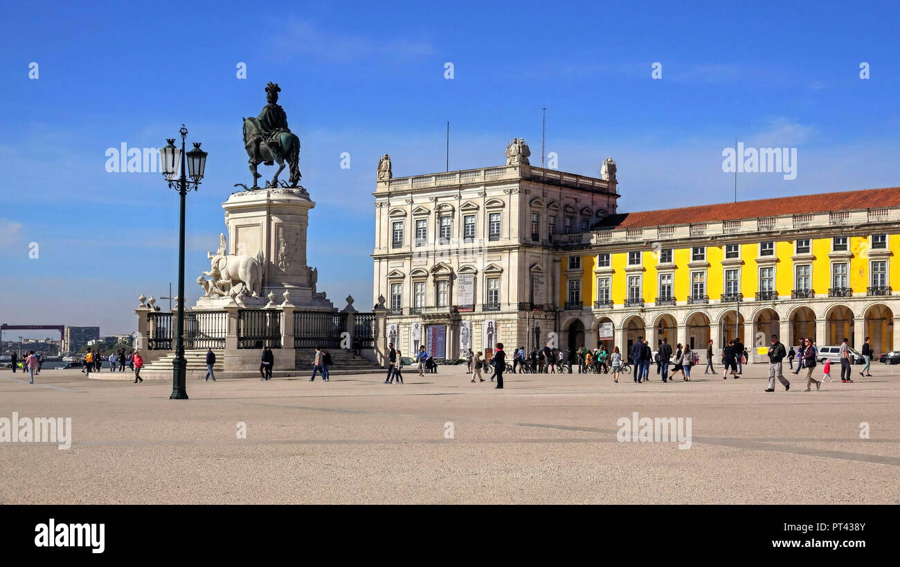 Praca de comercio hi-res stock photography and images - Alamy