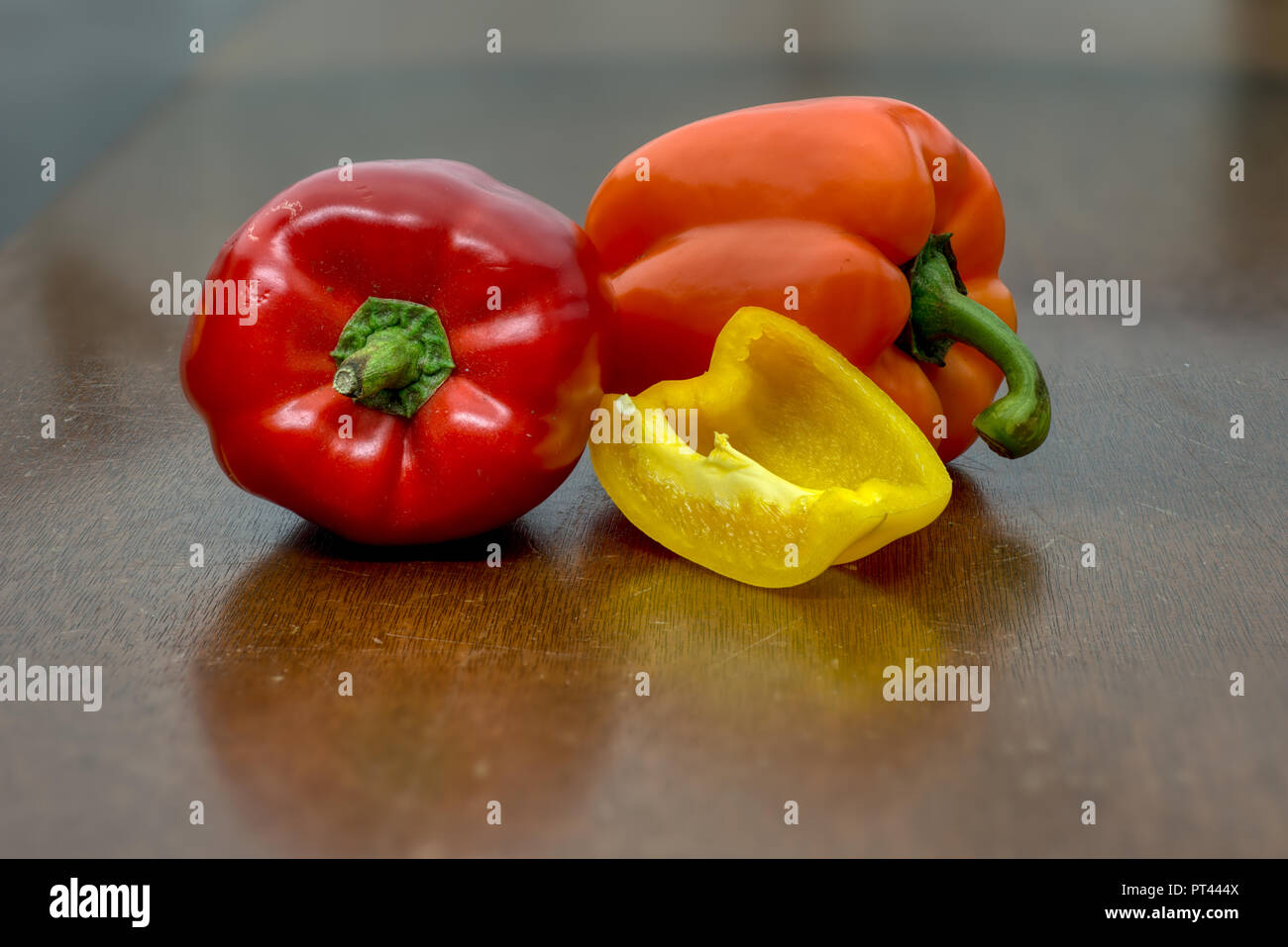 Three color sweet peppers hi-res stock photography and images - Alamy