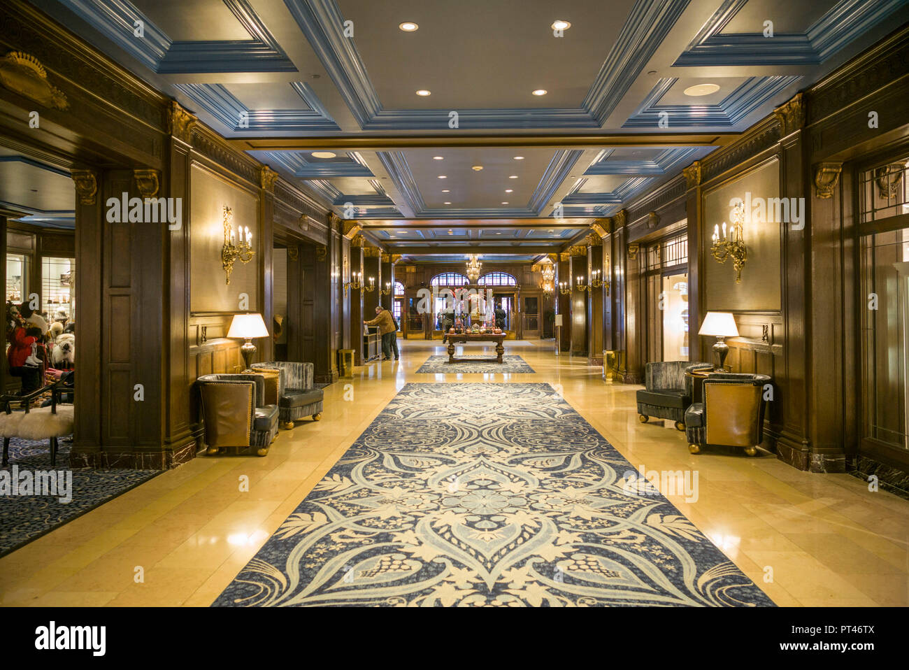 French hotel lobby hi-res stock photography and images - Alamy