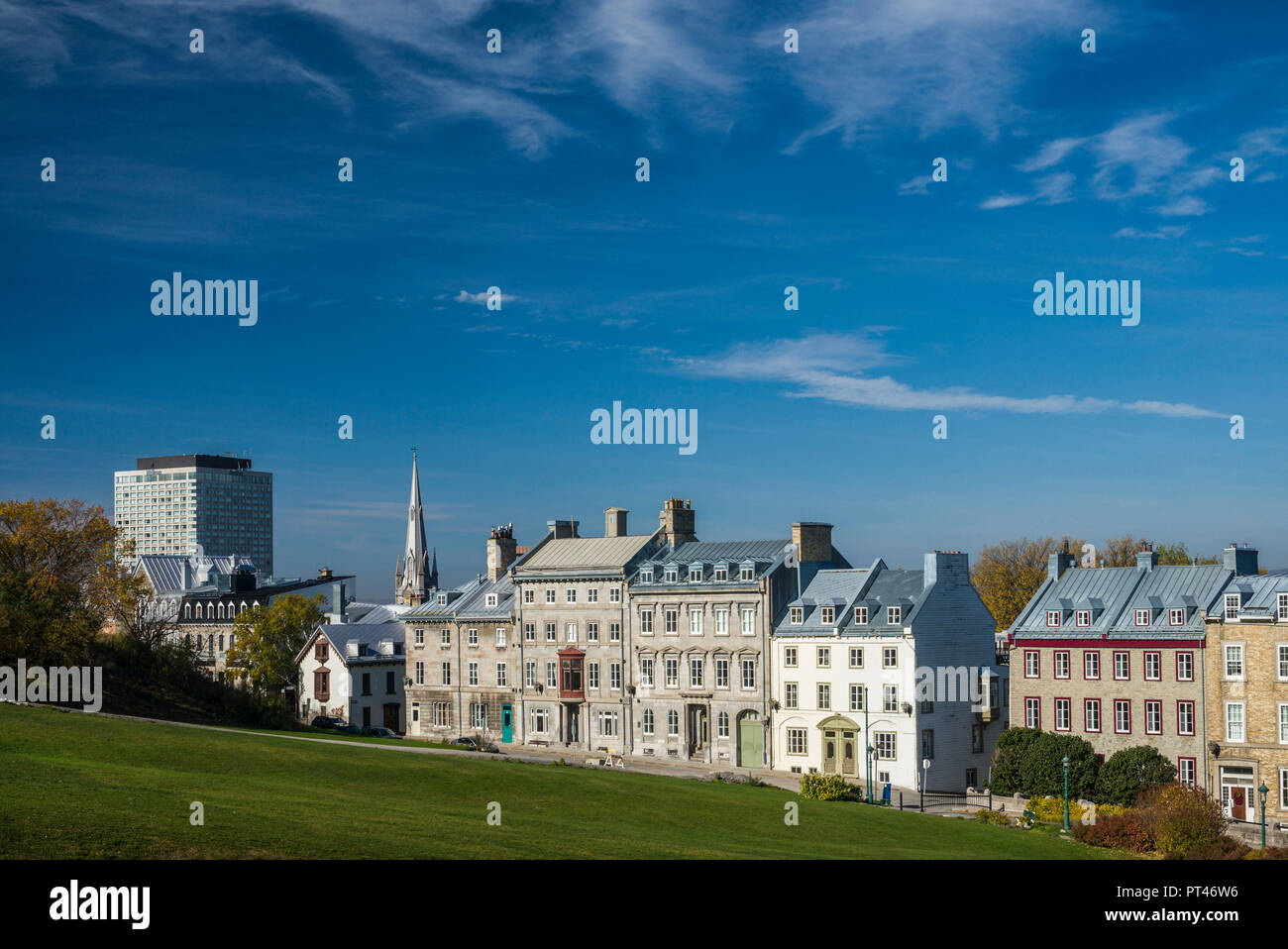Quebec city buildings hi-res stock photography and images - Alamy