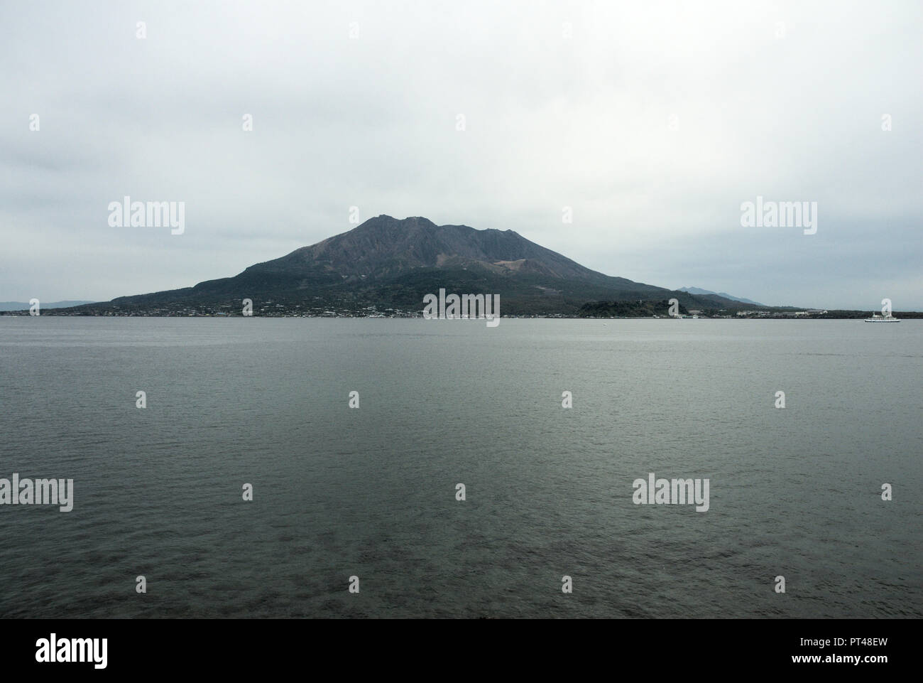 Sakurajima volcano eruption hi-res stock photography and images - Alamy
