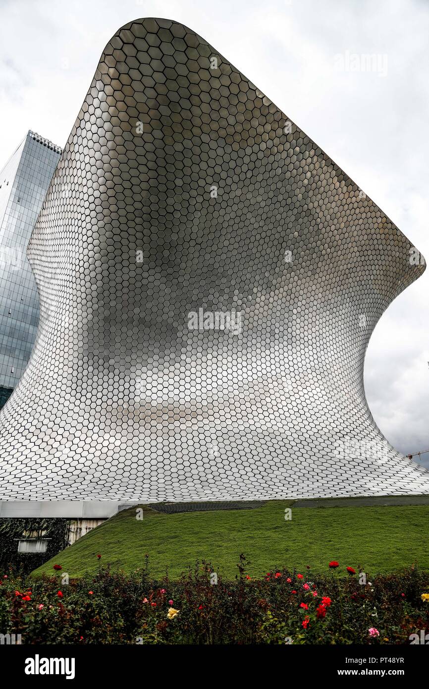Architecture facade of Museo Soumaya in Mexico City. Cultural ...