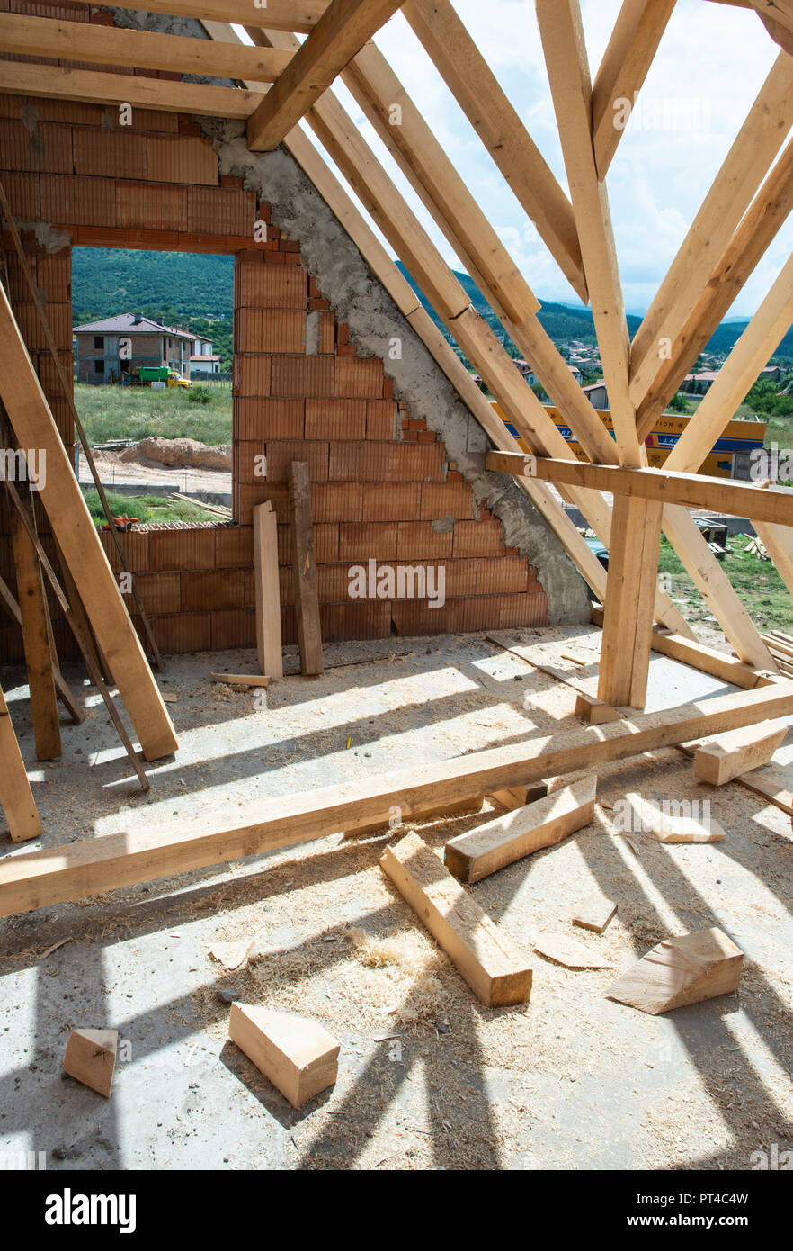 Making roof hi-res stock photography and images - Alamy
