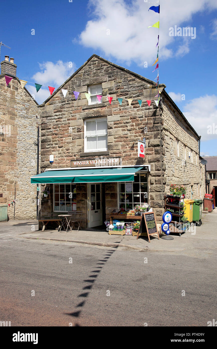 English village shop signs hi-res stock photography and images - Alamy