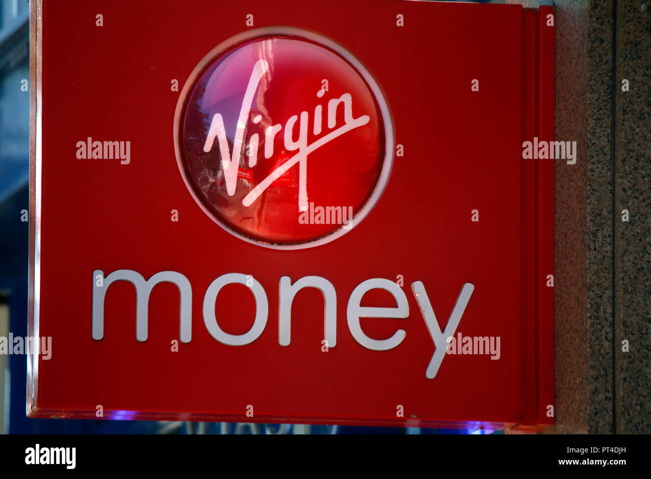das Logo der Marke/ the logo of the brand "Virgin Money", Belfast ...