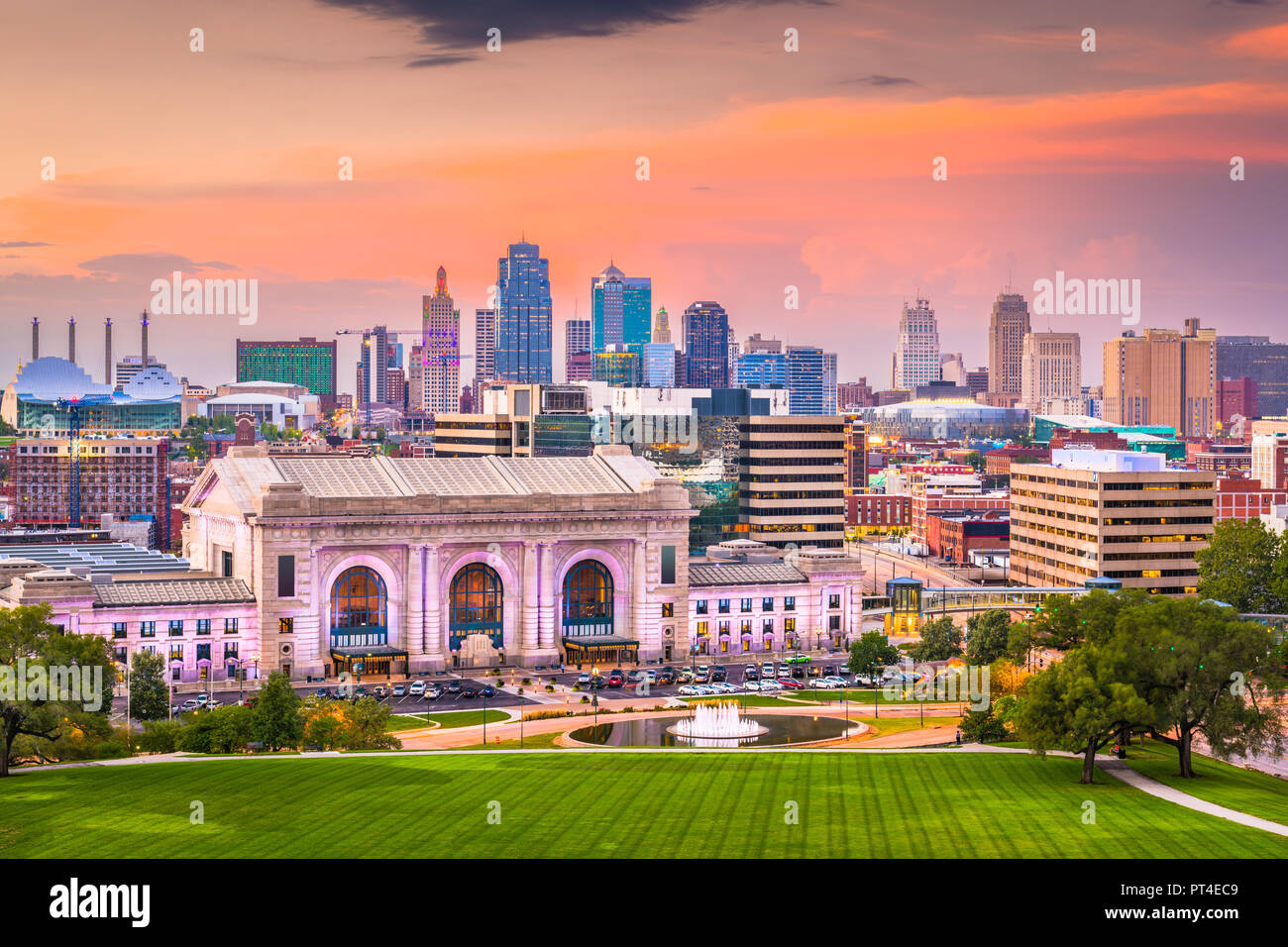 Kansas city skyline hi-res stock photography and images - Alamy