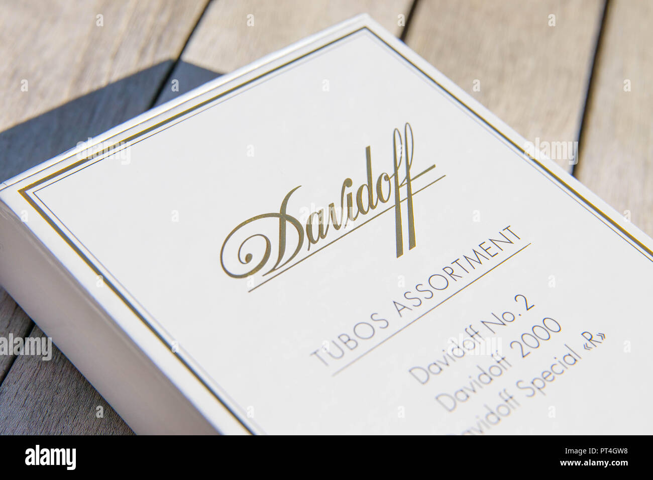 Davidoff Cigars High Resolution Stock Photography and Images - Alamy