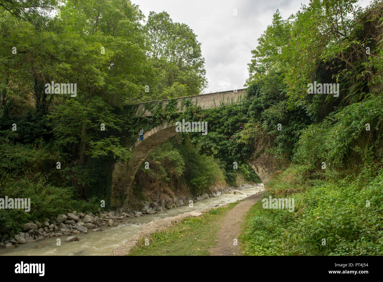 Rural house in aran valley hi-res stock photography and images - Alamy