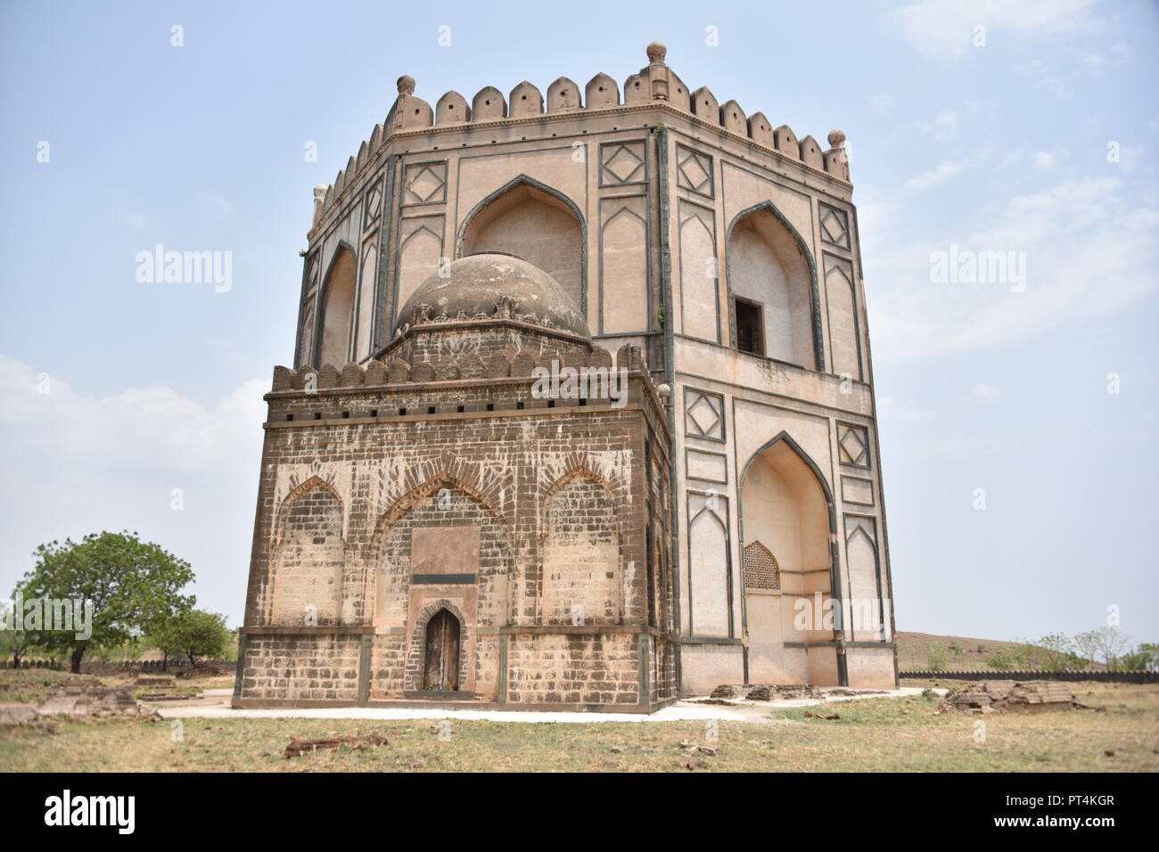 Dargah Hazrath Nemat Ullah Shah Kirmani, Bidar,Karnataka Stock Photo ...