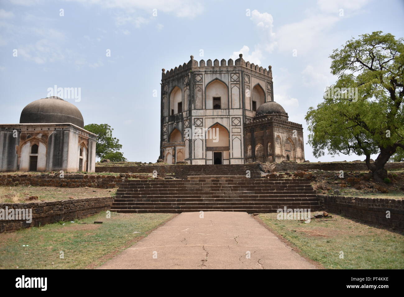Dargah Hazrath Nemat Ullah Shah Kirmani, Bidar,Karnataka Stock Photo ...