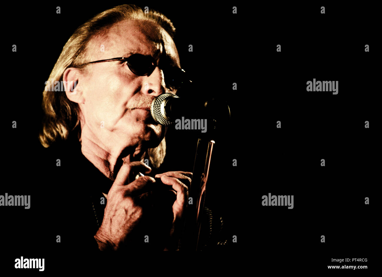 Christophe bevilacqua 2002 hi-res stock photography and images - Alamy