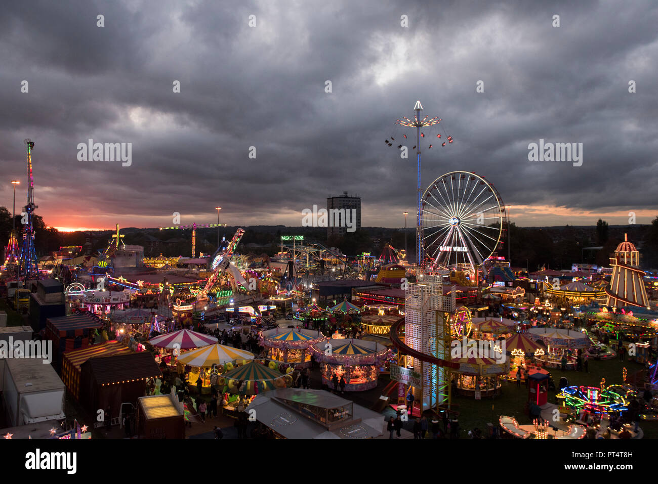 Sunset at the Annual Goose Fair in Nottingham, Nottinghamshire England ...