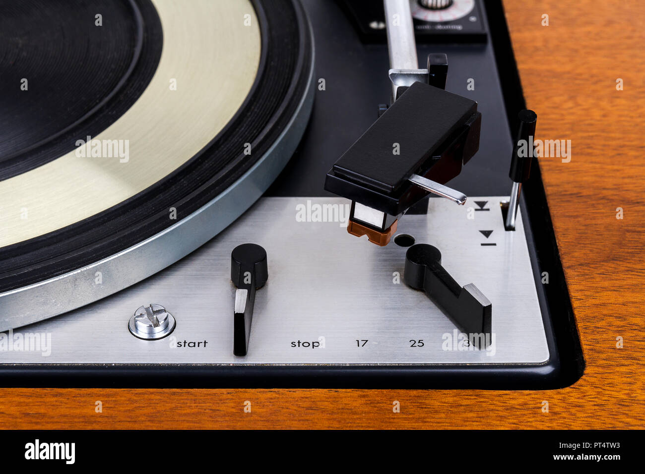 Vintage musical equipment hi-res stock photography and images - Alamy
